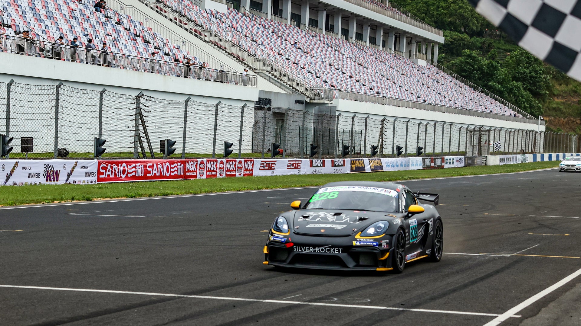 Sponsorship & Partnership – SilverRocket