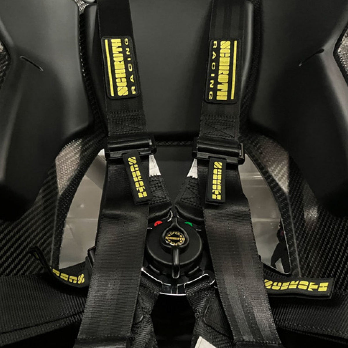 ARNÉS DE CARRERA DE 6 PUNTOS [MANTHEY RACING] – SilverRocket